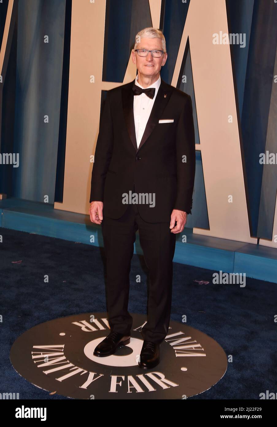 BEVERLY HILLS, CA - MARCH 28: Tim Cook attends the 2022 Vanity Fair ...