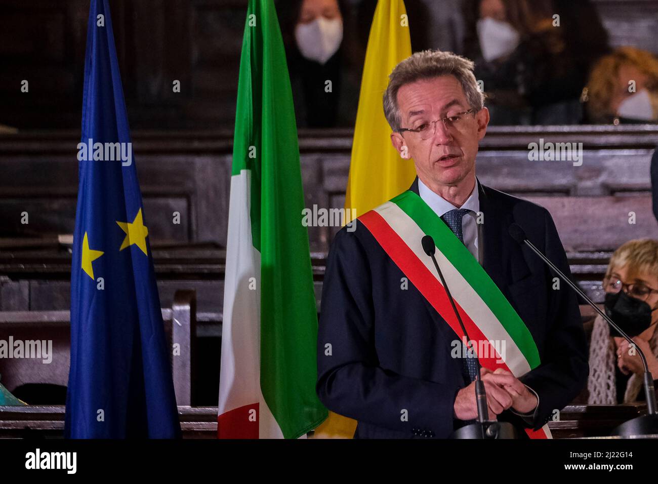 Italian Prime Minister Mario Draghi and Mayor Gaetano Manfredi, in the ...