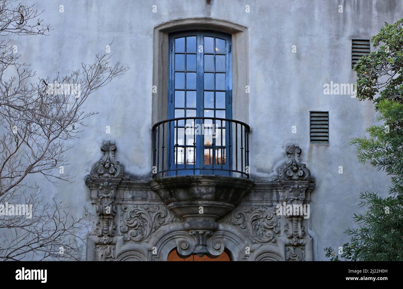 Garden window in Balboa Park, San Diego Stock Photo - Alamy