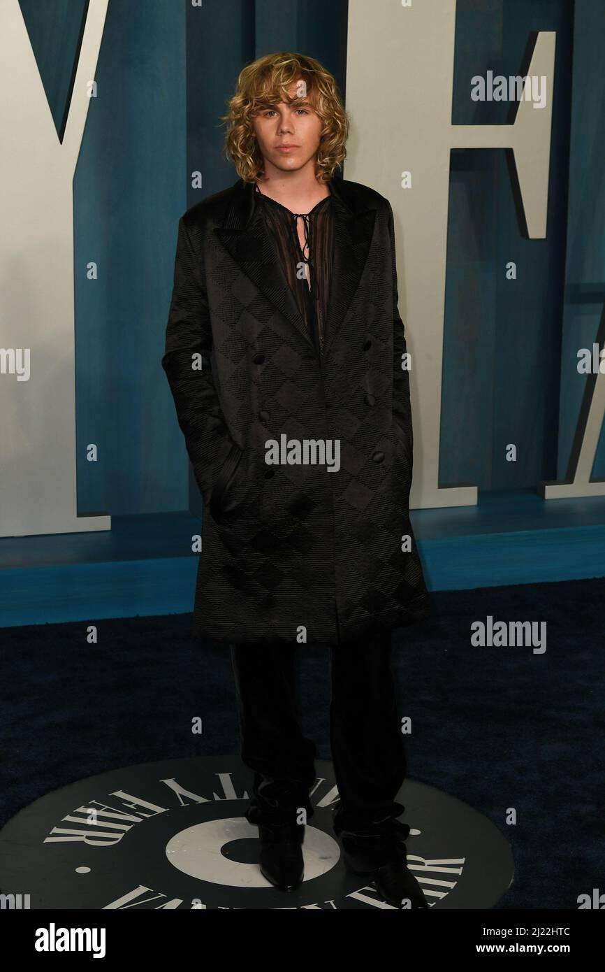 The Kid LAROI attends the 2022 Vanity Fair Oscar Party at the Wallis ...