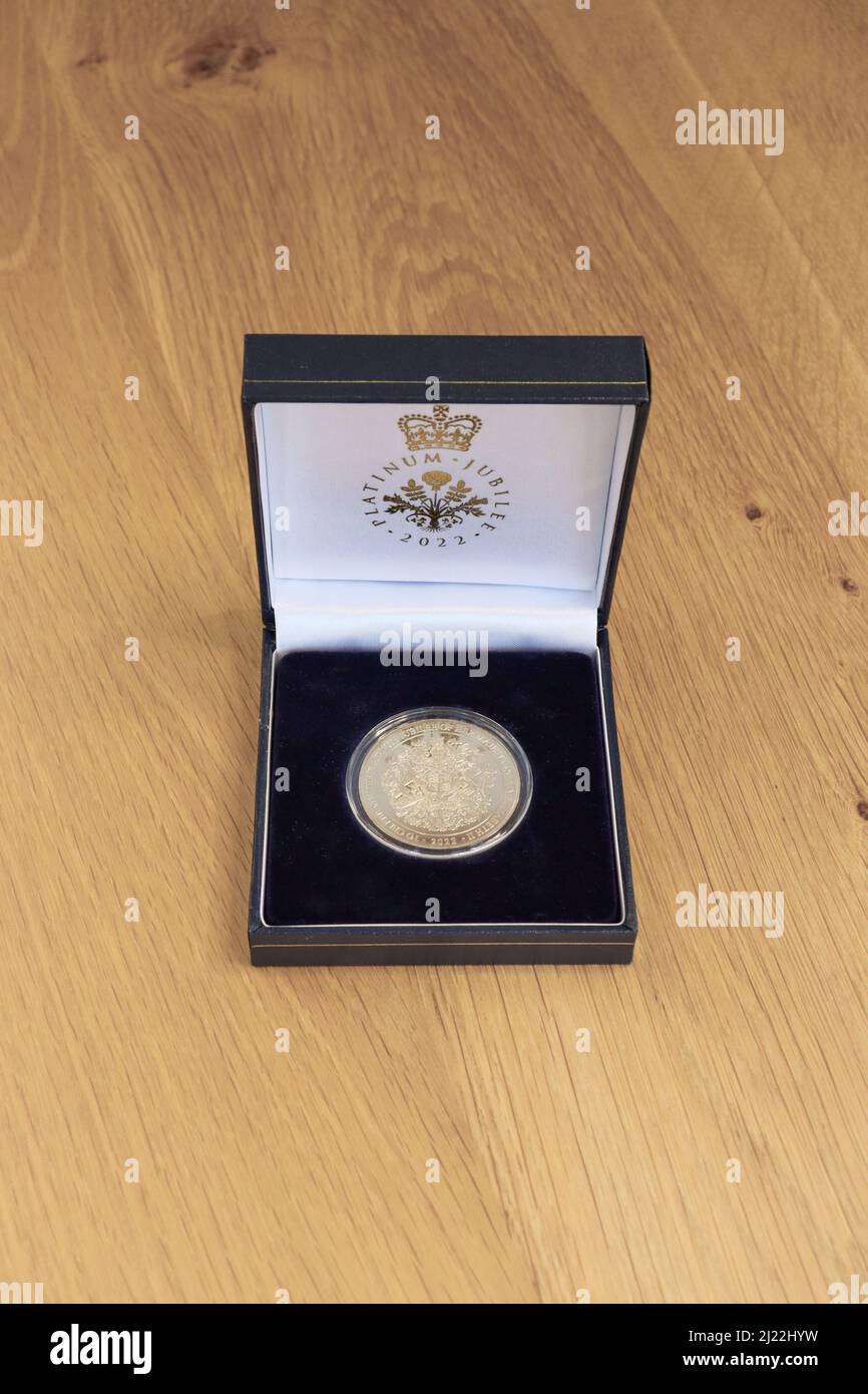 HM Queen Elizabeth II Commemorative Platinum Jubilee Coin Stock Photo ...
