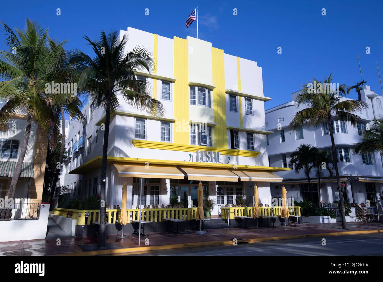Detail of Art deco buildings on Ocean Drive in Miami : Leslie Hotel ...