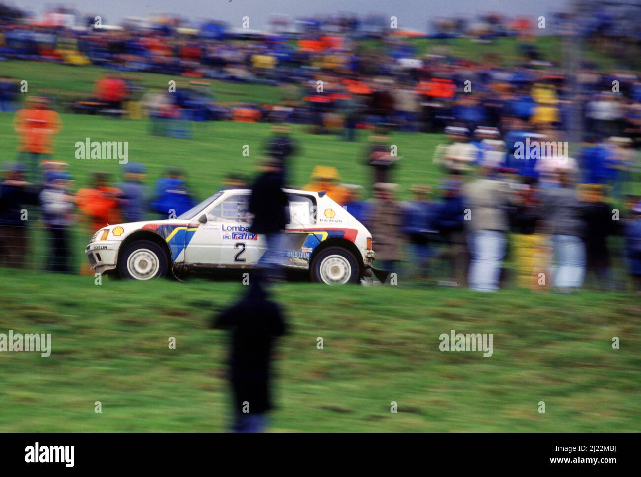 Ari Vatanen (FIN) Terry Harryman (GBR) Peugeot 205 Turbo 16 GrB Peugeot ...