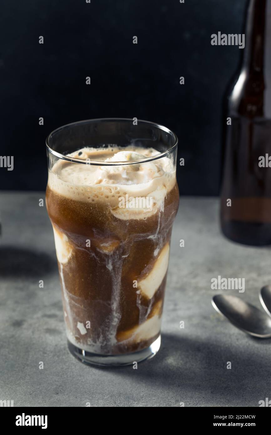 Cold Stout Beer Ice Cream Float in a Pint Glass Stock Photo - Alamy