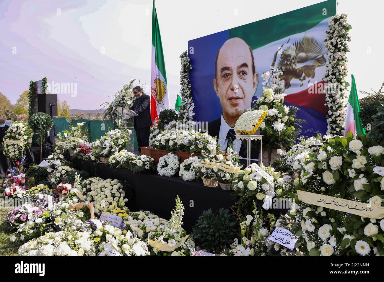 Dr. Manouchehr Hezarkhani laid in Auvers-Sur-Oise cemetery, where ...