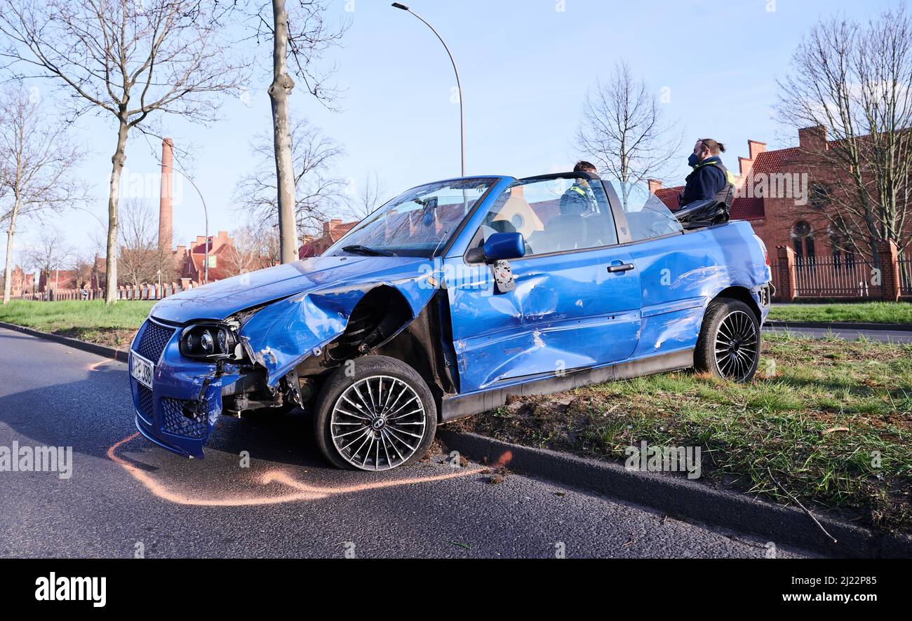 Berlin, Germany. 29th Mar, 2022. A broken-down car stands on the ...