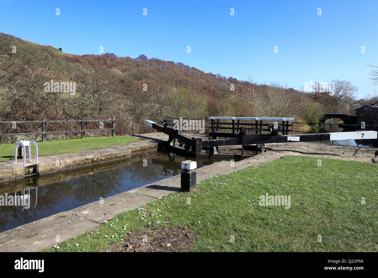 Broadbottom Lock on the Rochdale Canal Stock Photo - Alamy
