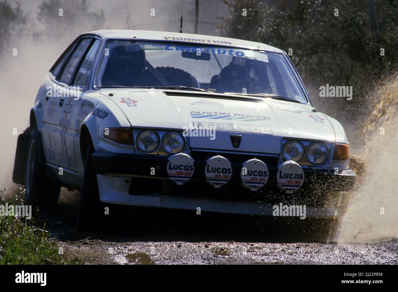 Russell Gooding (GBR) Hywel Thomas (GBR) Austin Rover 3500 Vitesse GrA ...