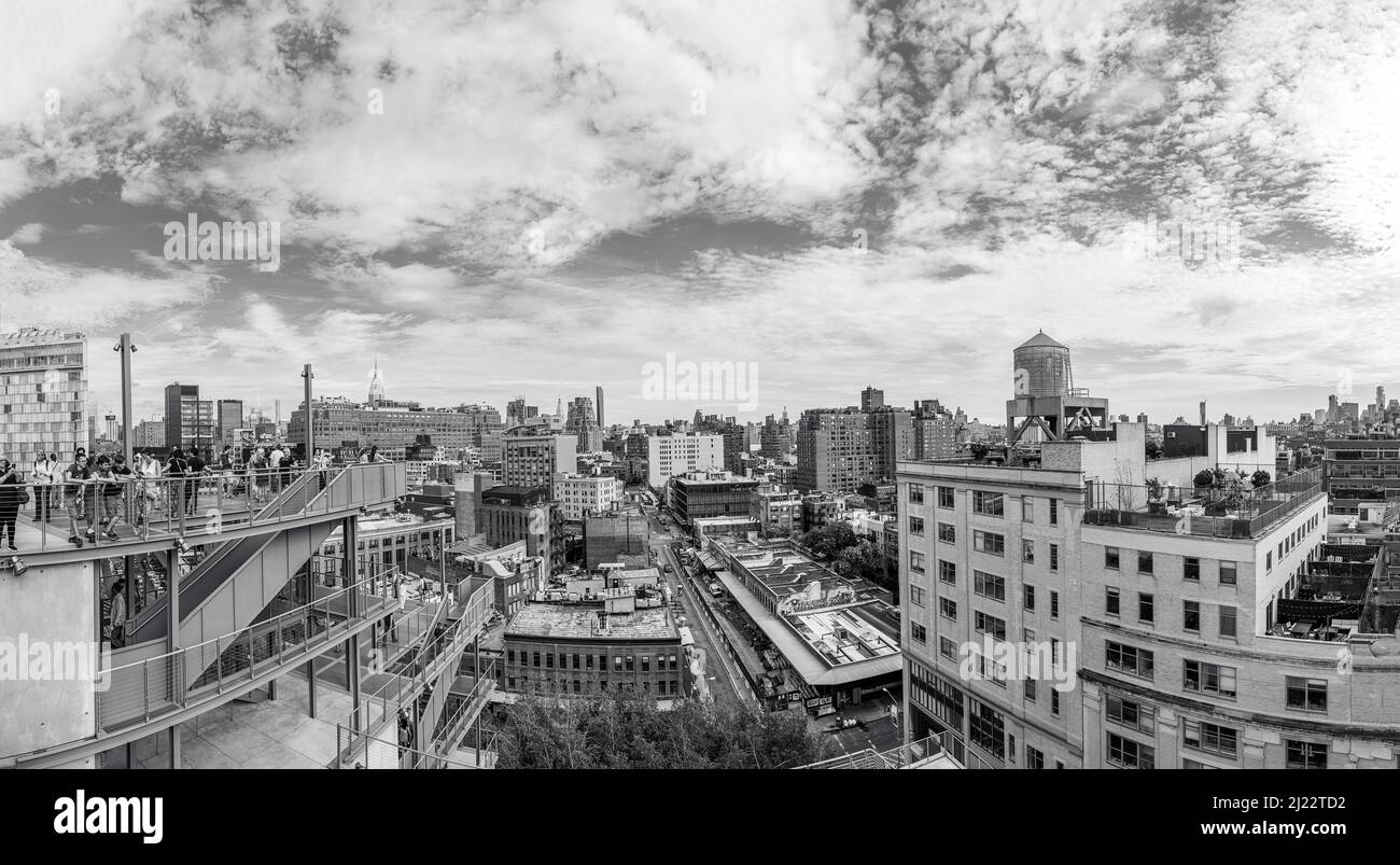 New York, USA - October 7, 2017: view to downtown Manhattan, New York ...