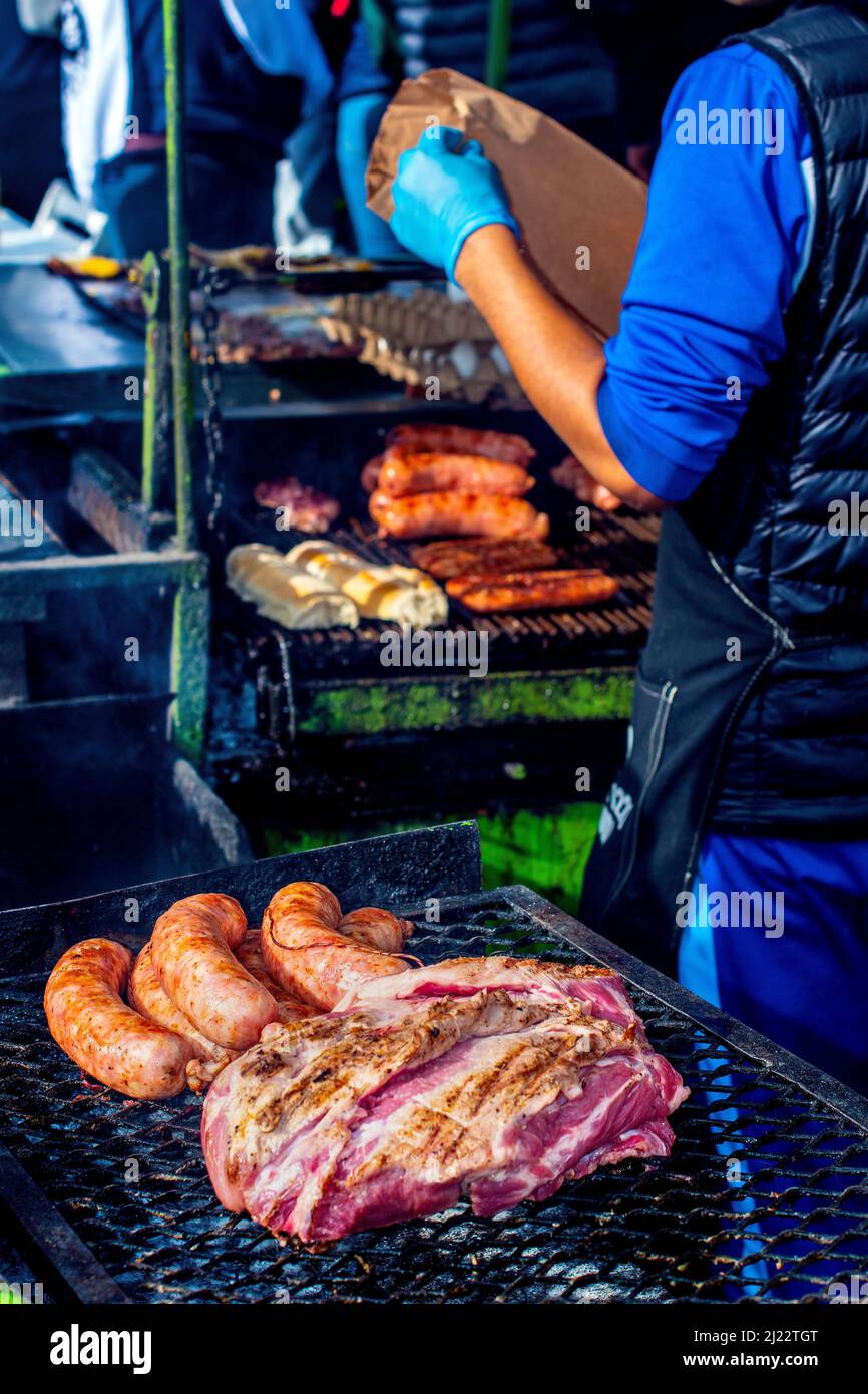 Military eating meat hi-res stock photography and images - Alamy