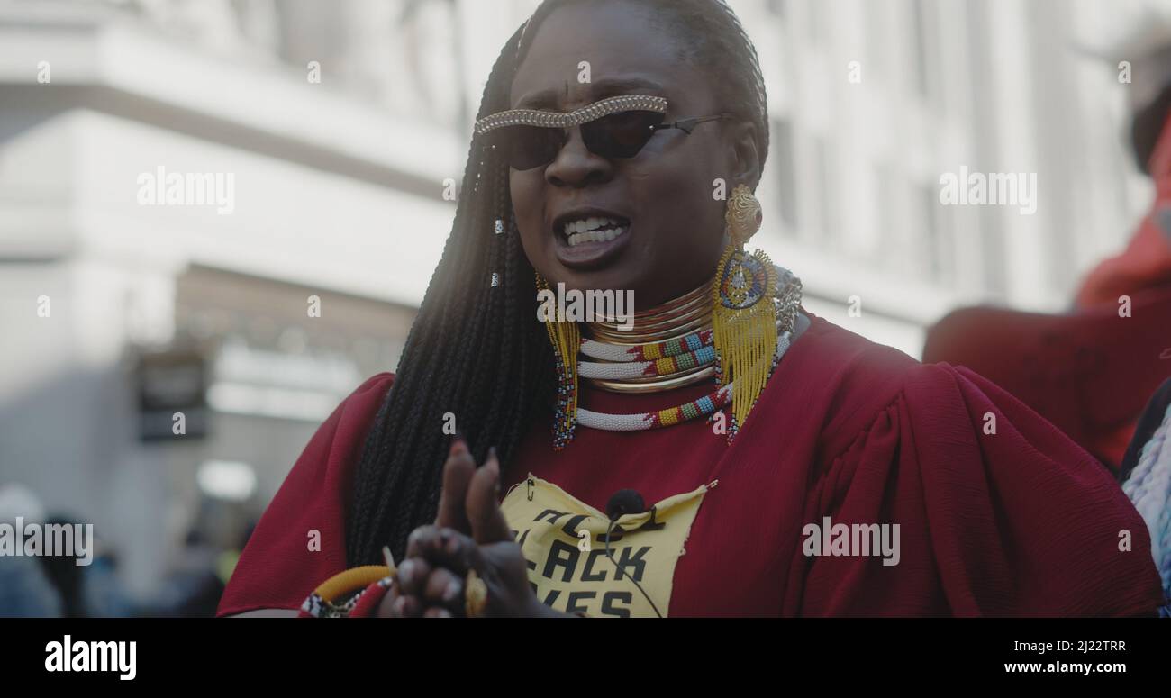 Child being interviewed hi-res stock photography and images - Alamy