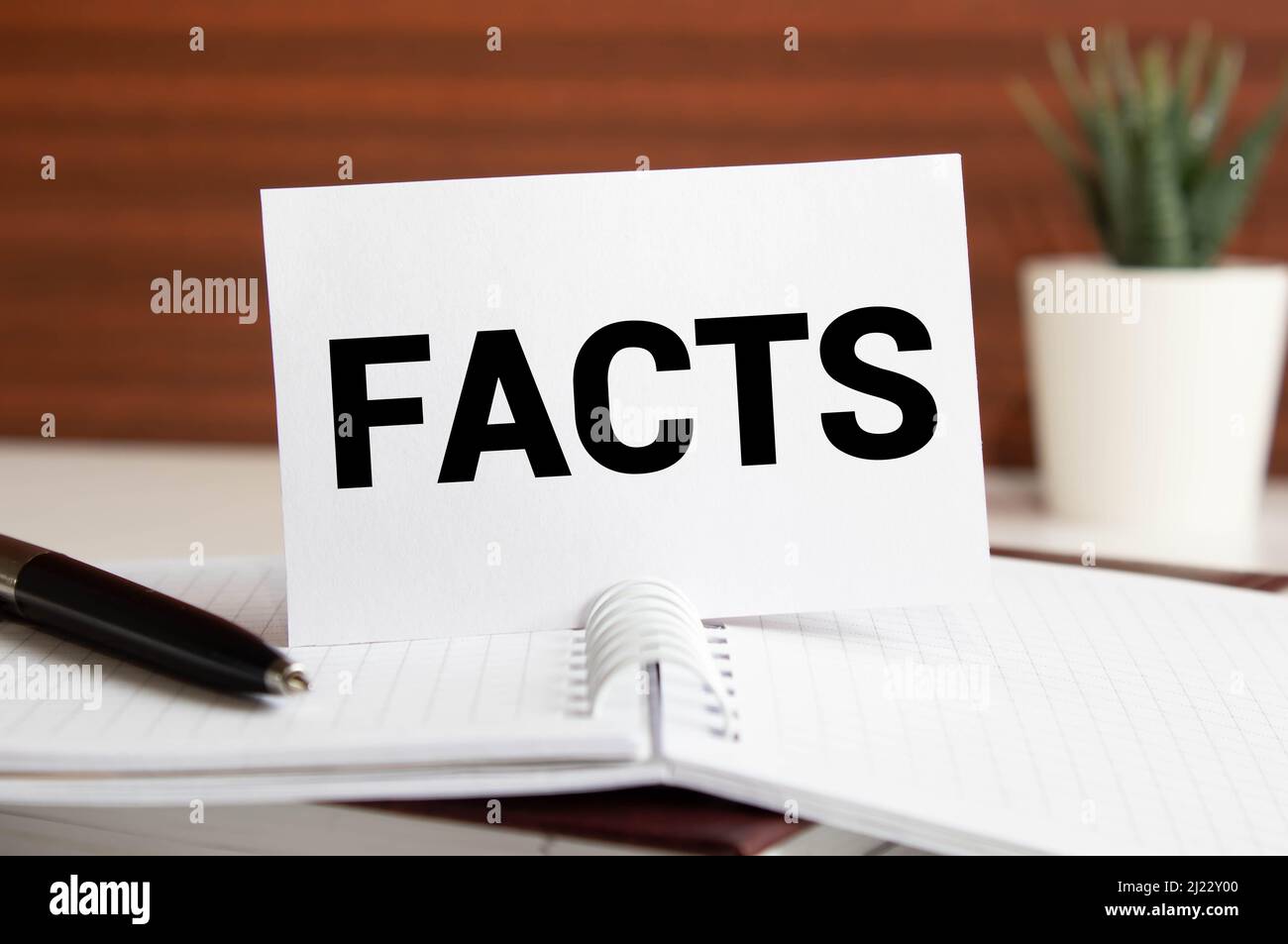 Facts word on card index paper, concept Stock Photo - Alamy