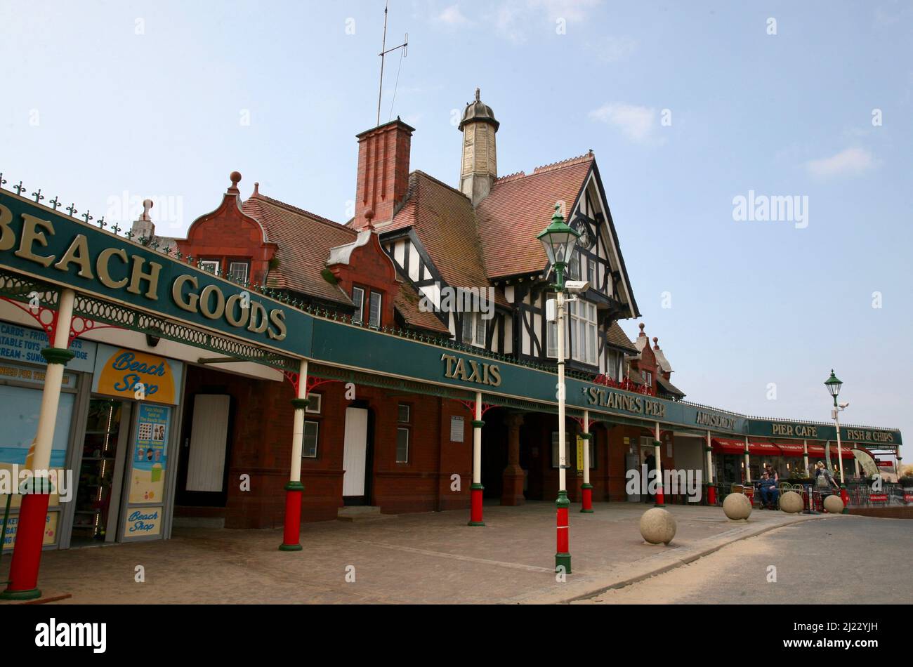 At the entrance to the old Victorian pier Stock Photo - Alamy
