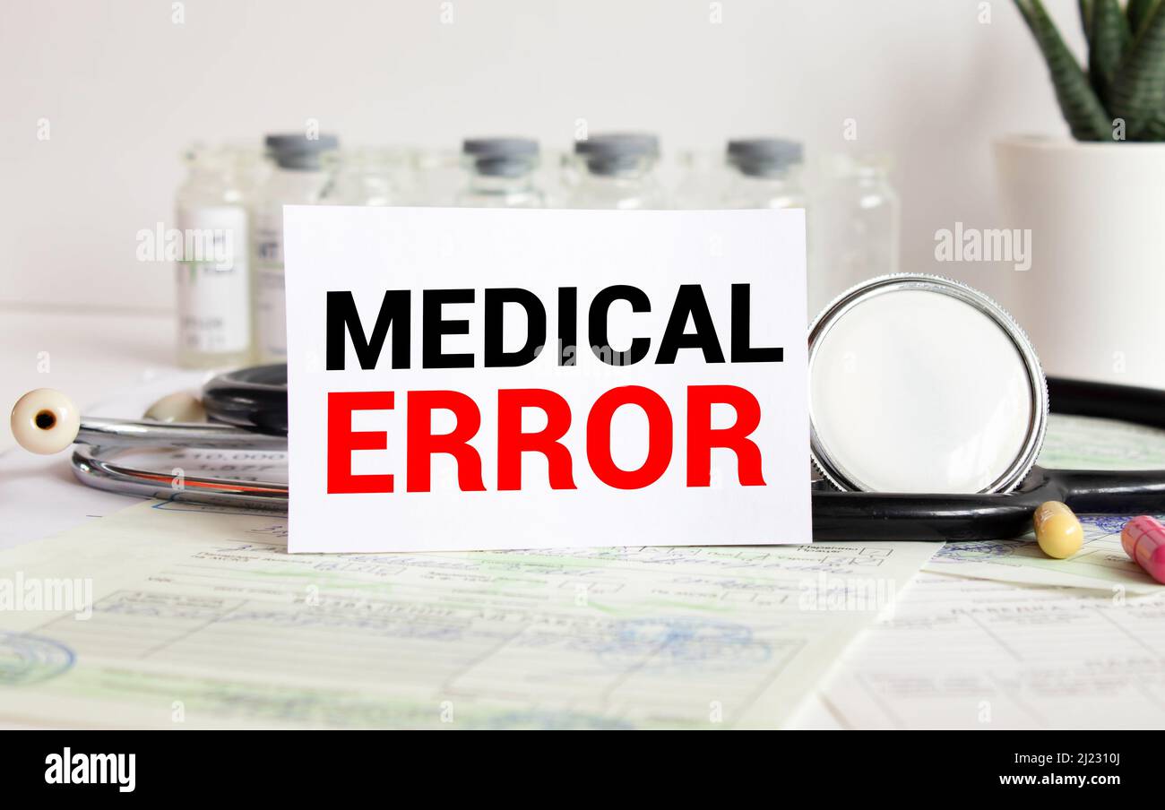 Card with text MEDICAL ERROR, medical concept Stock Photo - Alamy