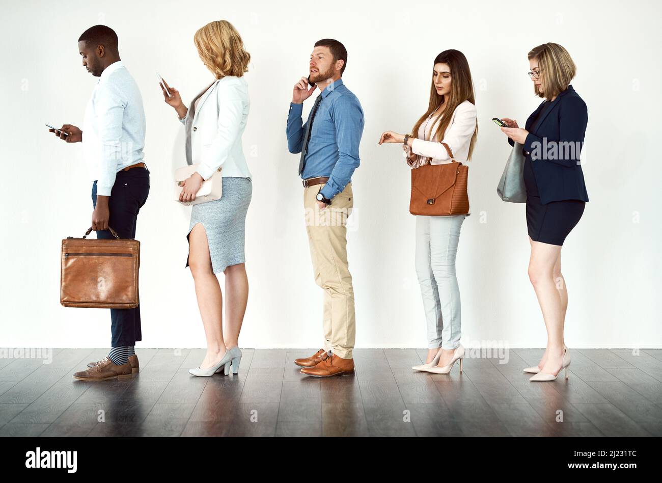 Focused people hi-res stock photography and images - Alamy