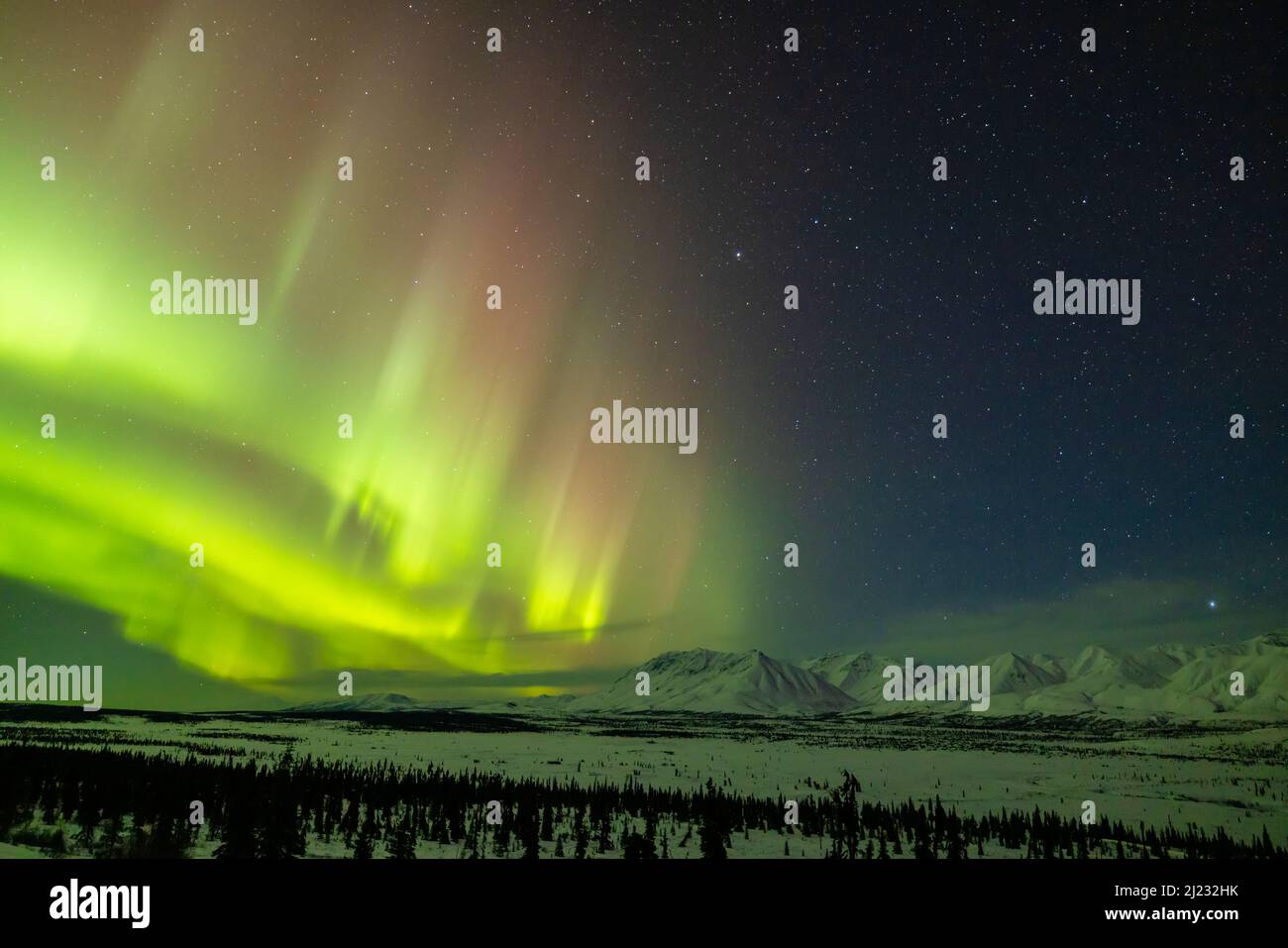 Taiga mountains hi-res stock photography and images - Alamy