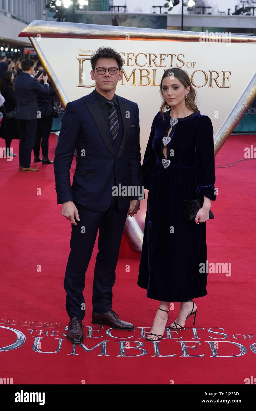 Richard coyle fantastic beasts hi-res stock photography and images - Alamy