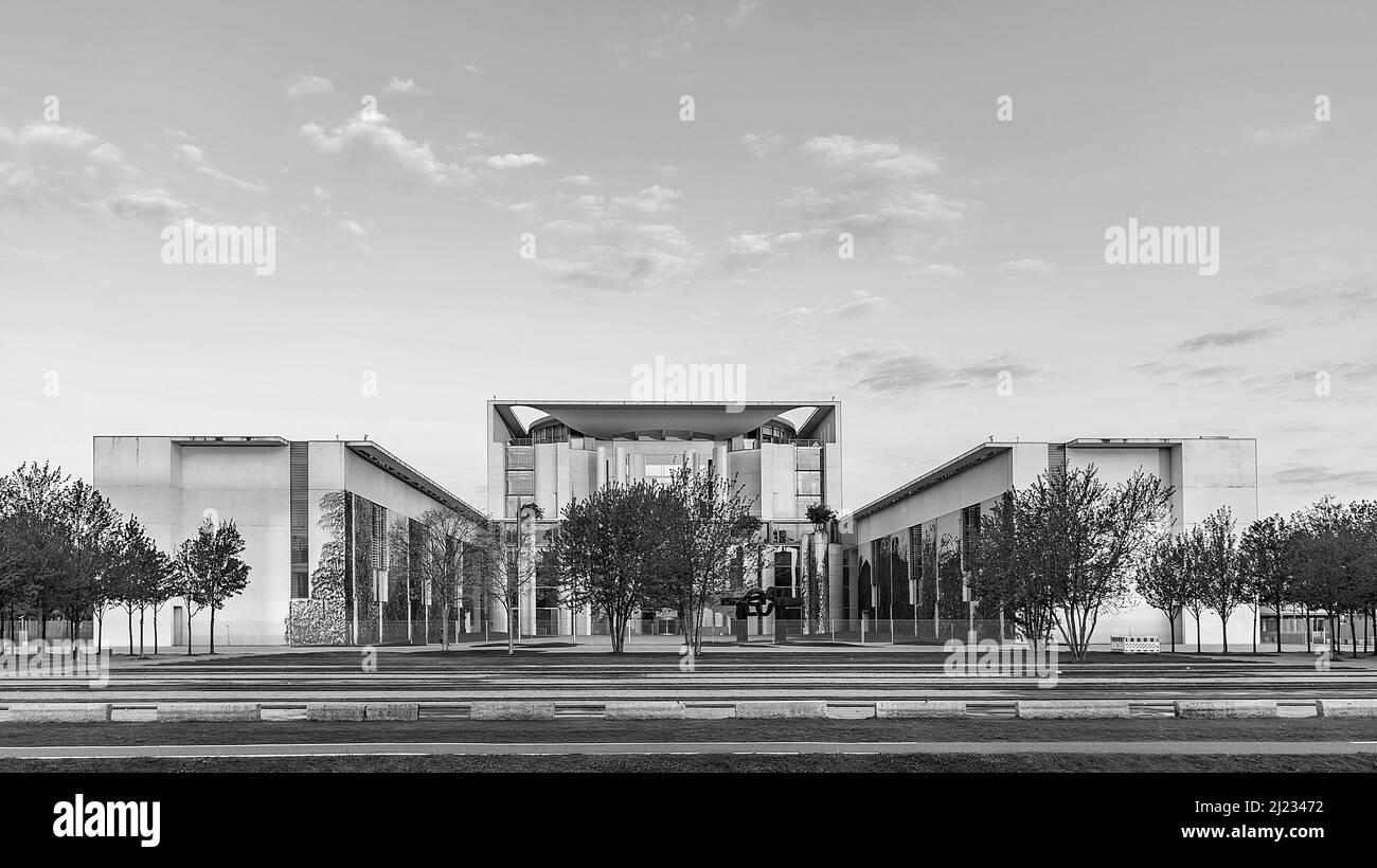 Bundeskanzleramt chancellery modern building Black and White Stock ...