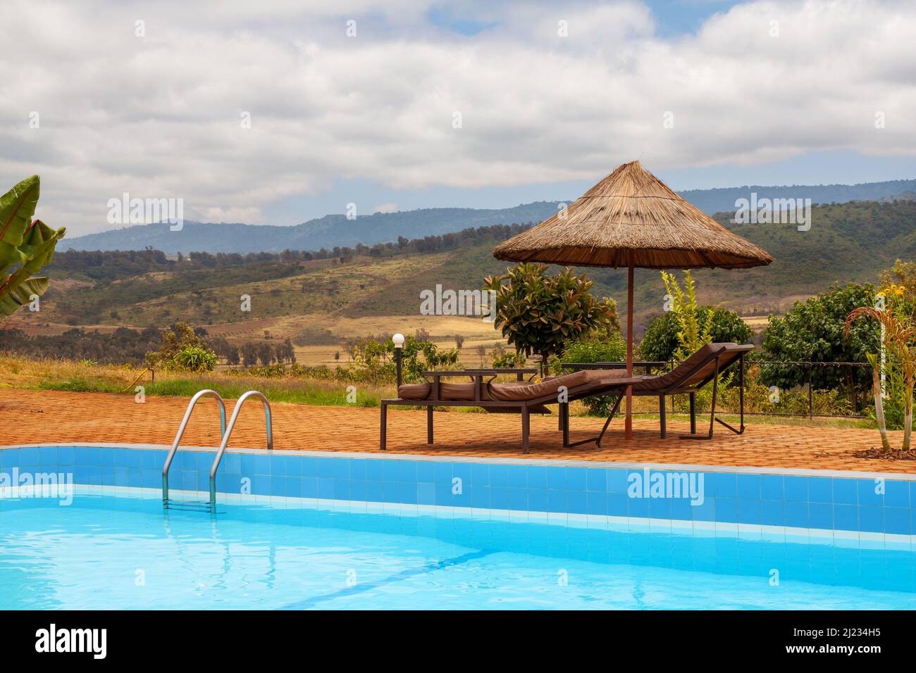 Straw Hut House In Desert High Resolution Stock Photography and Images ...