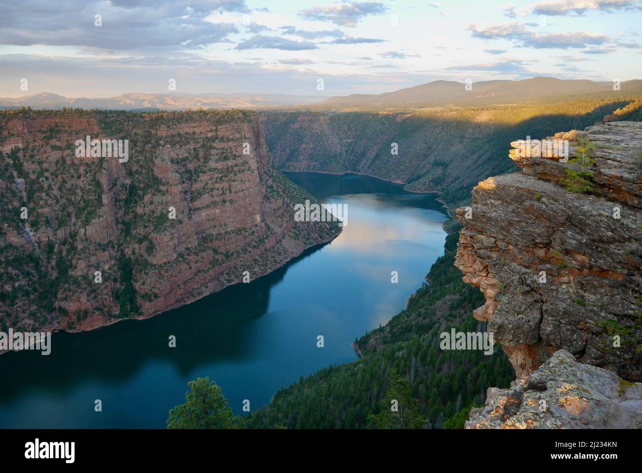Red canyon overlook flaming gorge hi-res stock photography and images ...