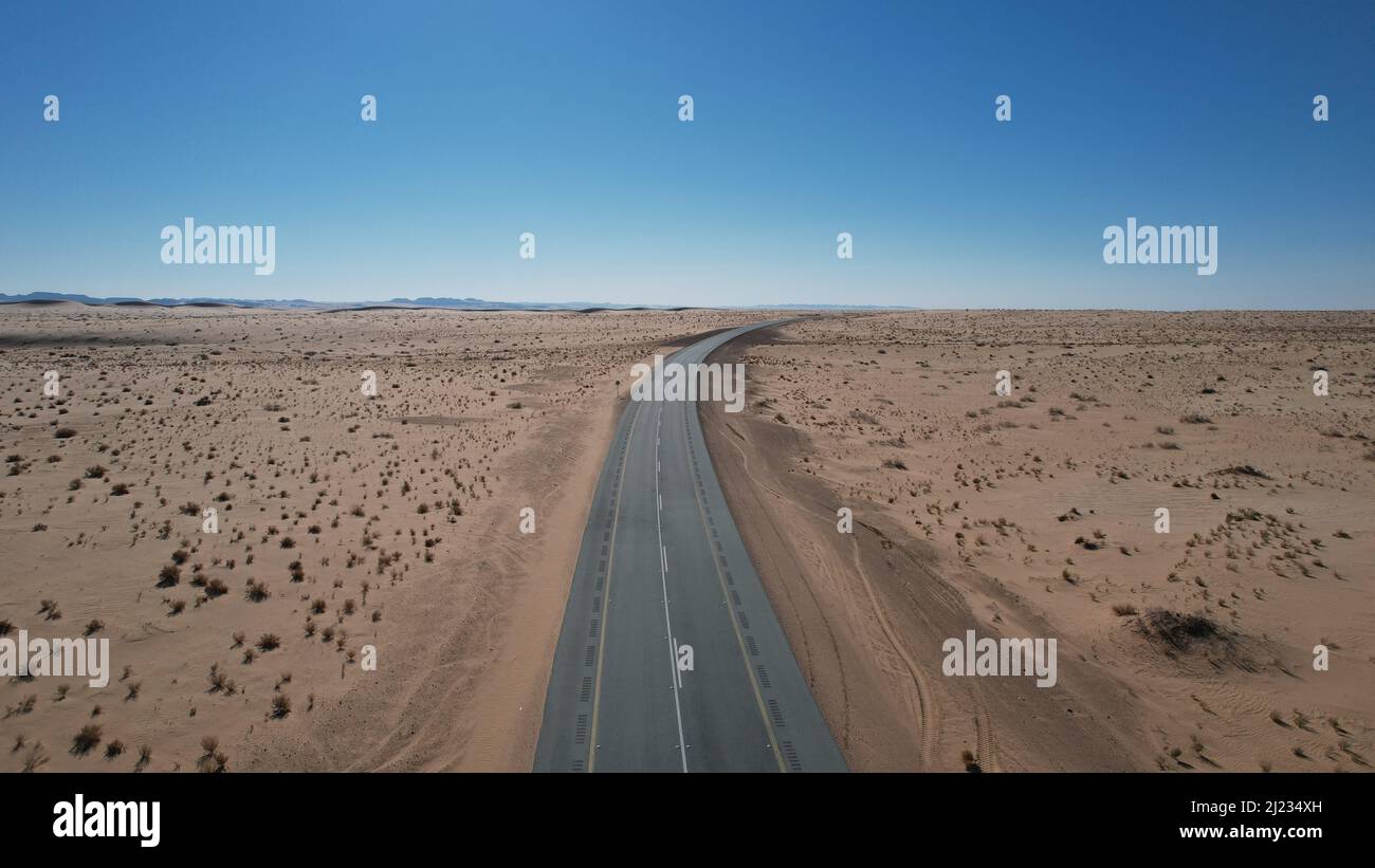 Saudi desert road aerial hi-res stock photography and images - Alamy