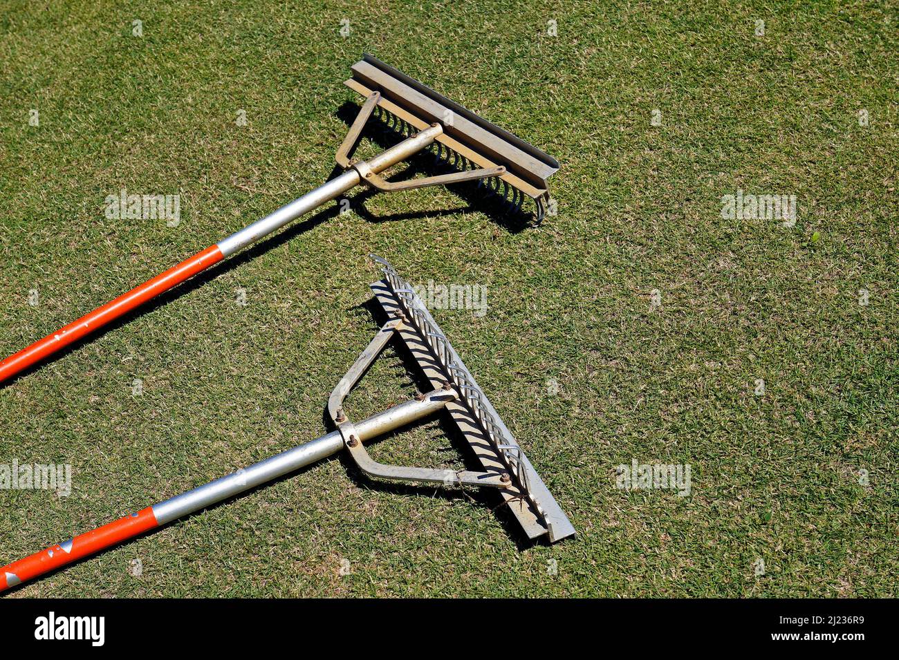 Lawn rakes hi-res stock photography and images - Alamy