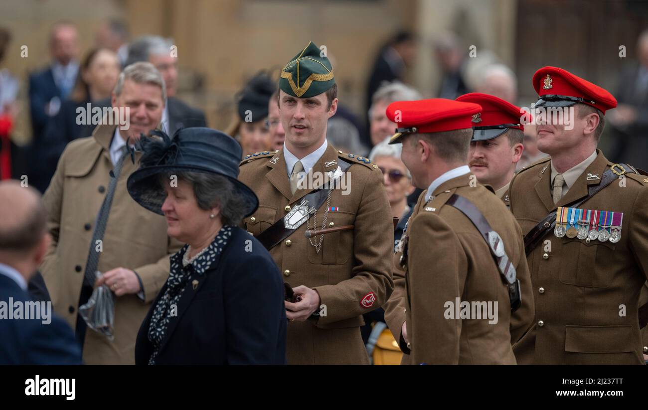 Queen’s royal regiment hi-res stock photography and images - Alamy