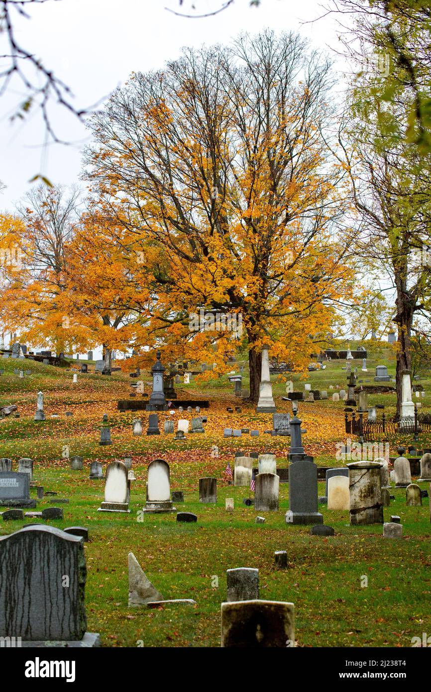 Massachusetts cemetery in fall colors Stock Photo - Alamy