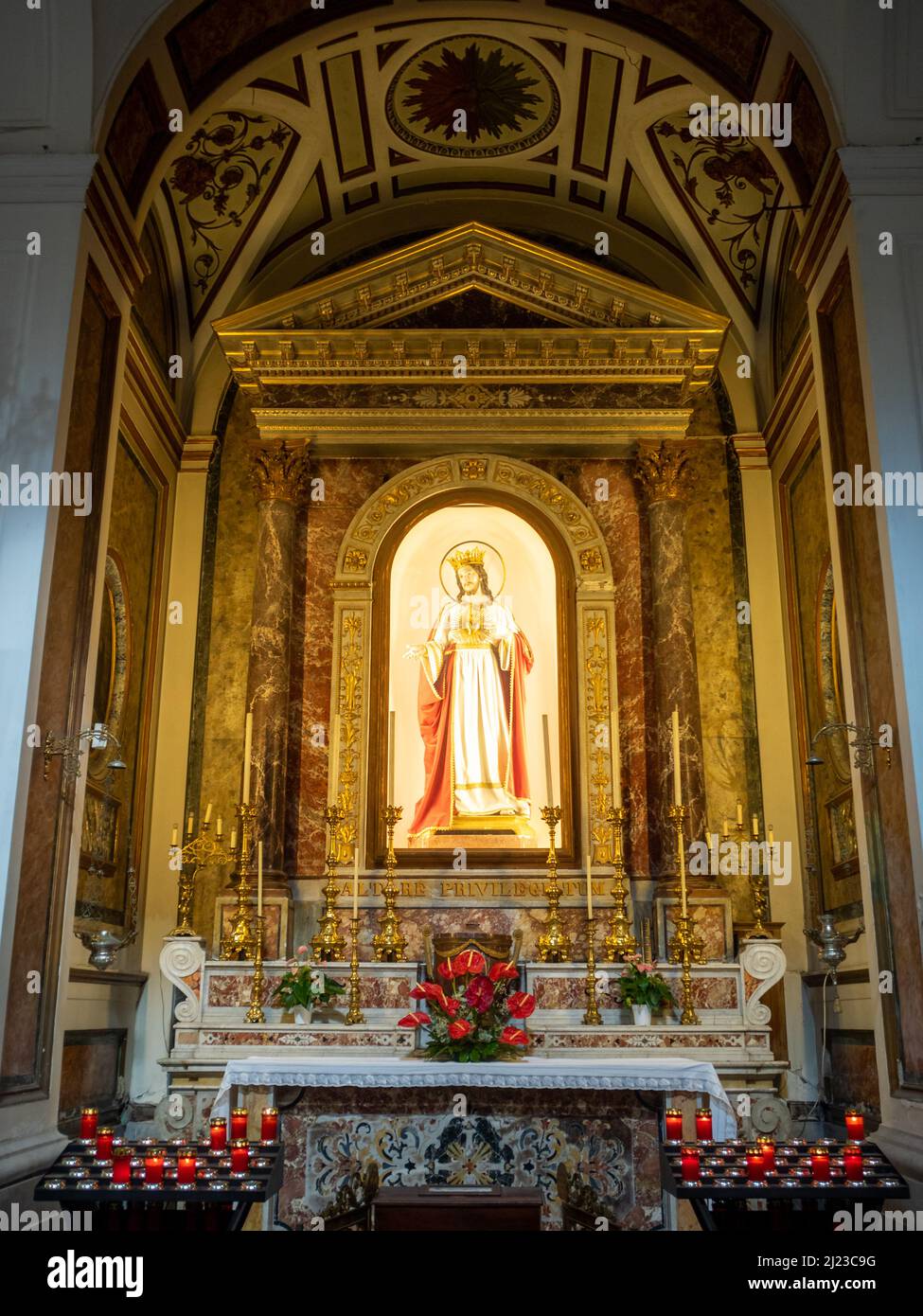 Side altar hi-res stock photography and images - Alamy