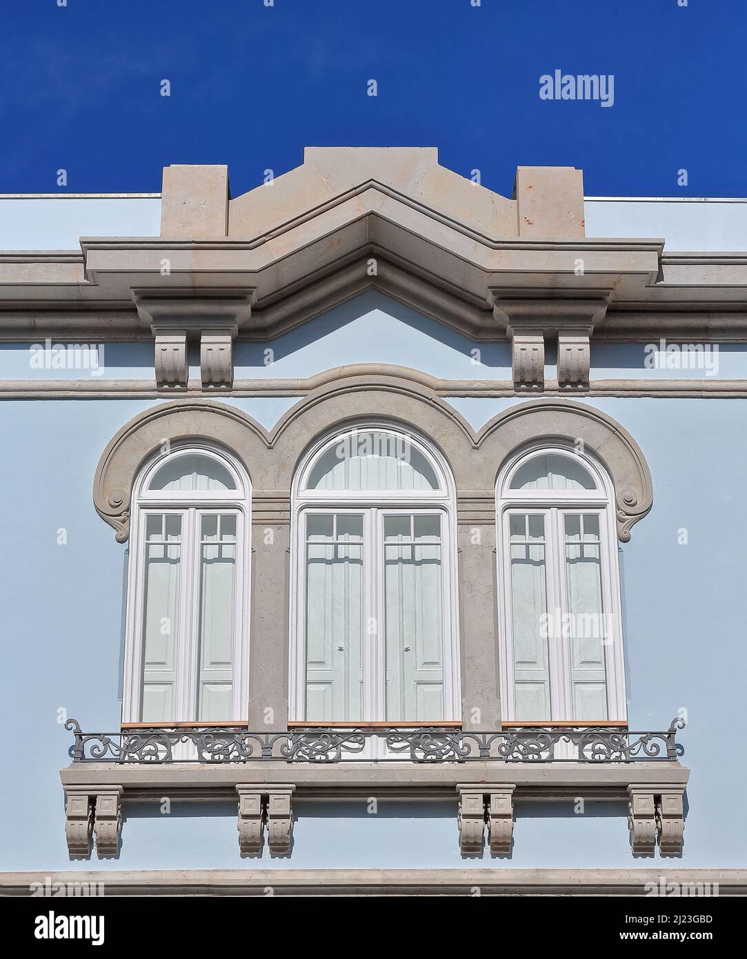 Tripartite building hi-res stock photography and images - Alamy