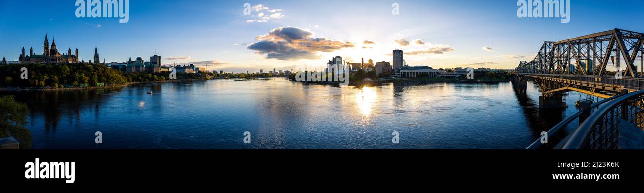 Canadian side of river hi-res stock photography and images - Alamy