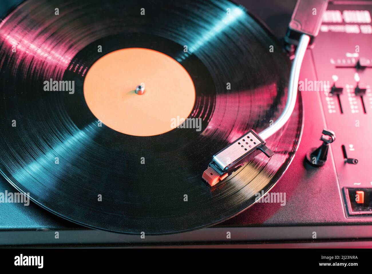 Vinyl record on turntable top hi-res stock photography and images - Alamy