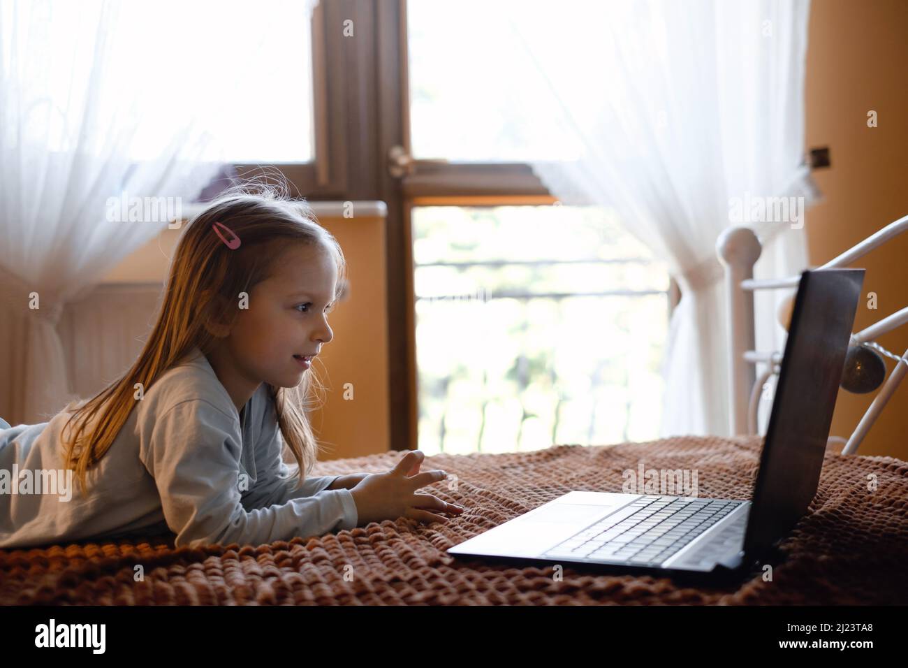 Cartoon serious girl hi-res stock photography and images - Alamy