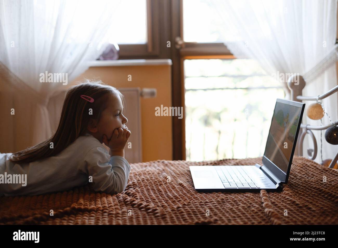Cartoon serious girl hi-res stock photography and images - Alamy