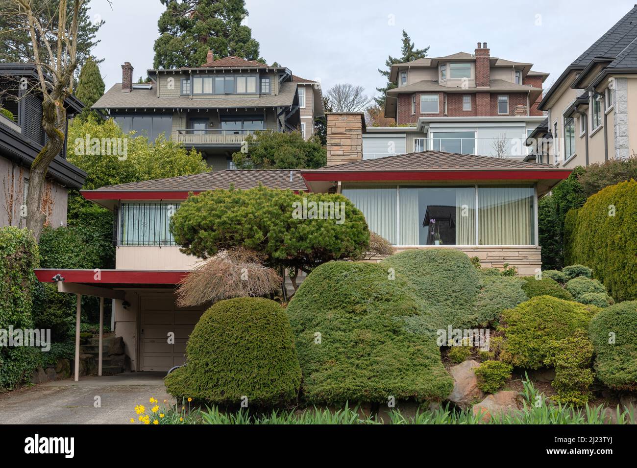 Large homes Highland drive residential neighborhood Queen Anne in ...