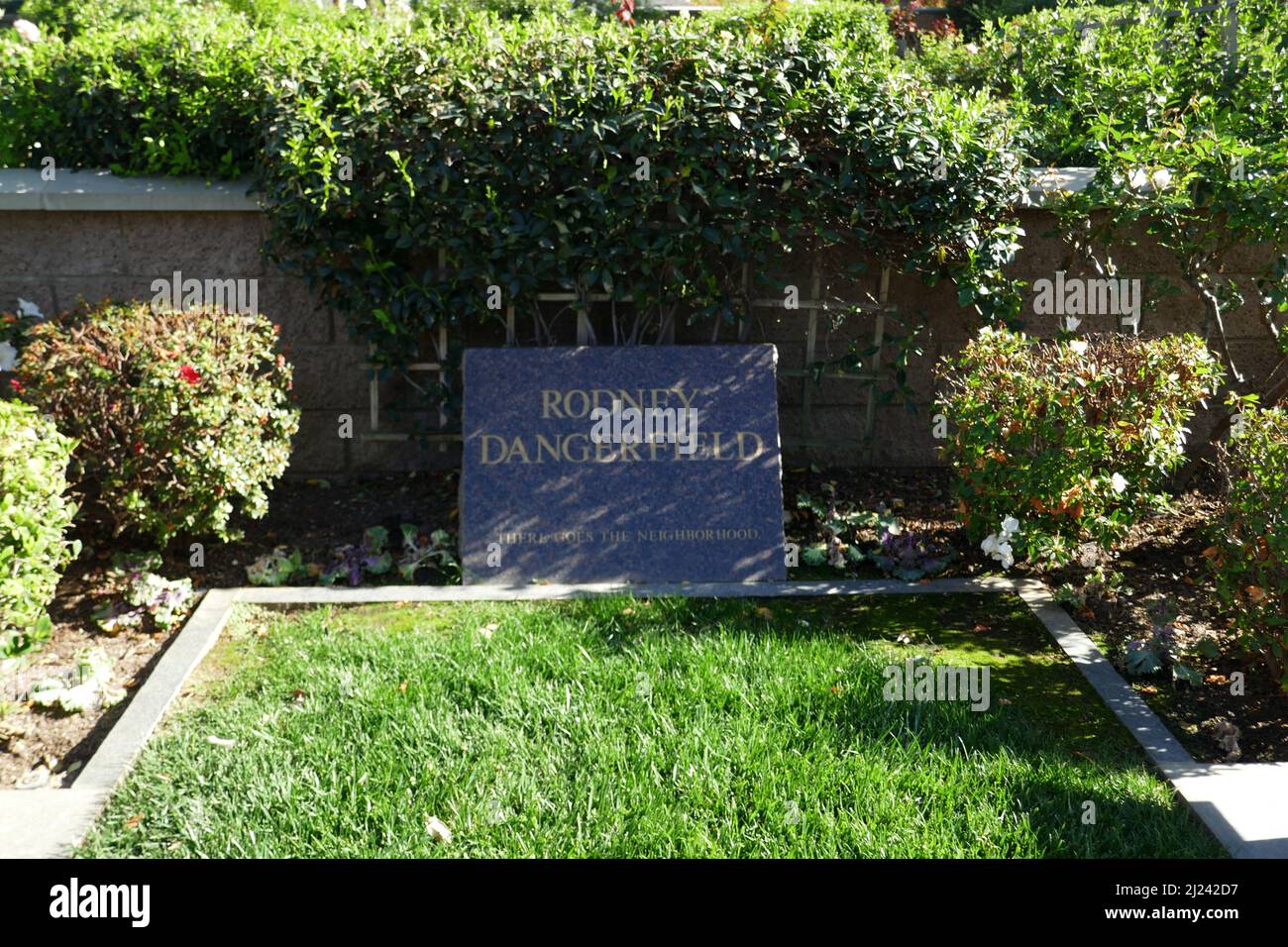 Rodney dangerfield grave hi-res stock photography and images - Alamy