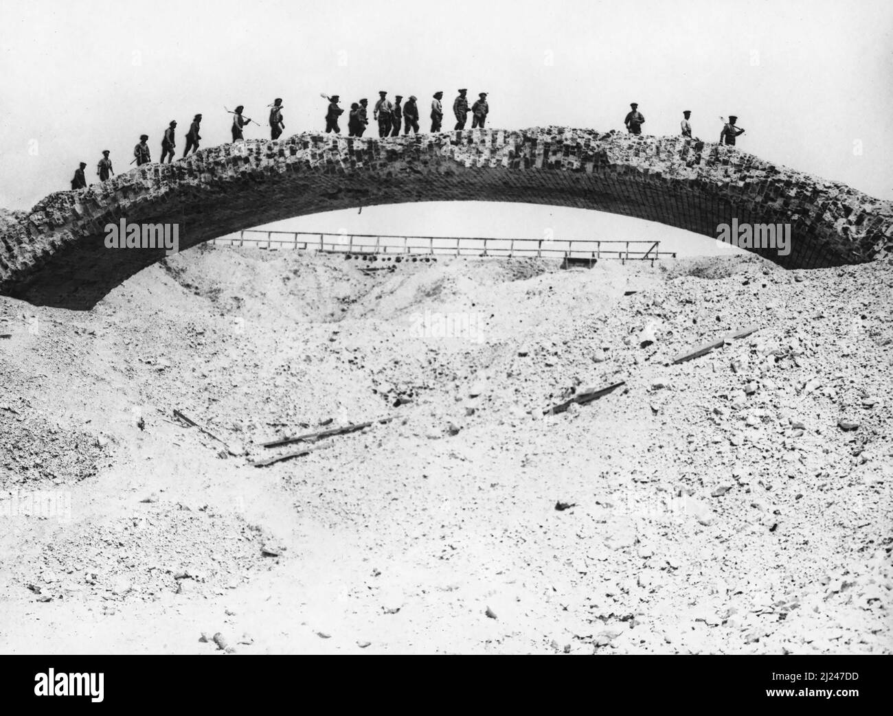World war i crossing bridge hi-res stock photography and images - Alamy