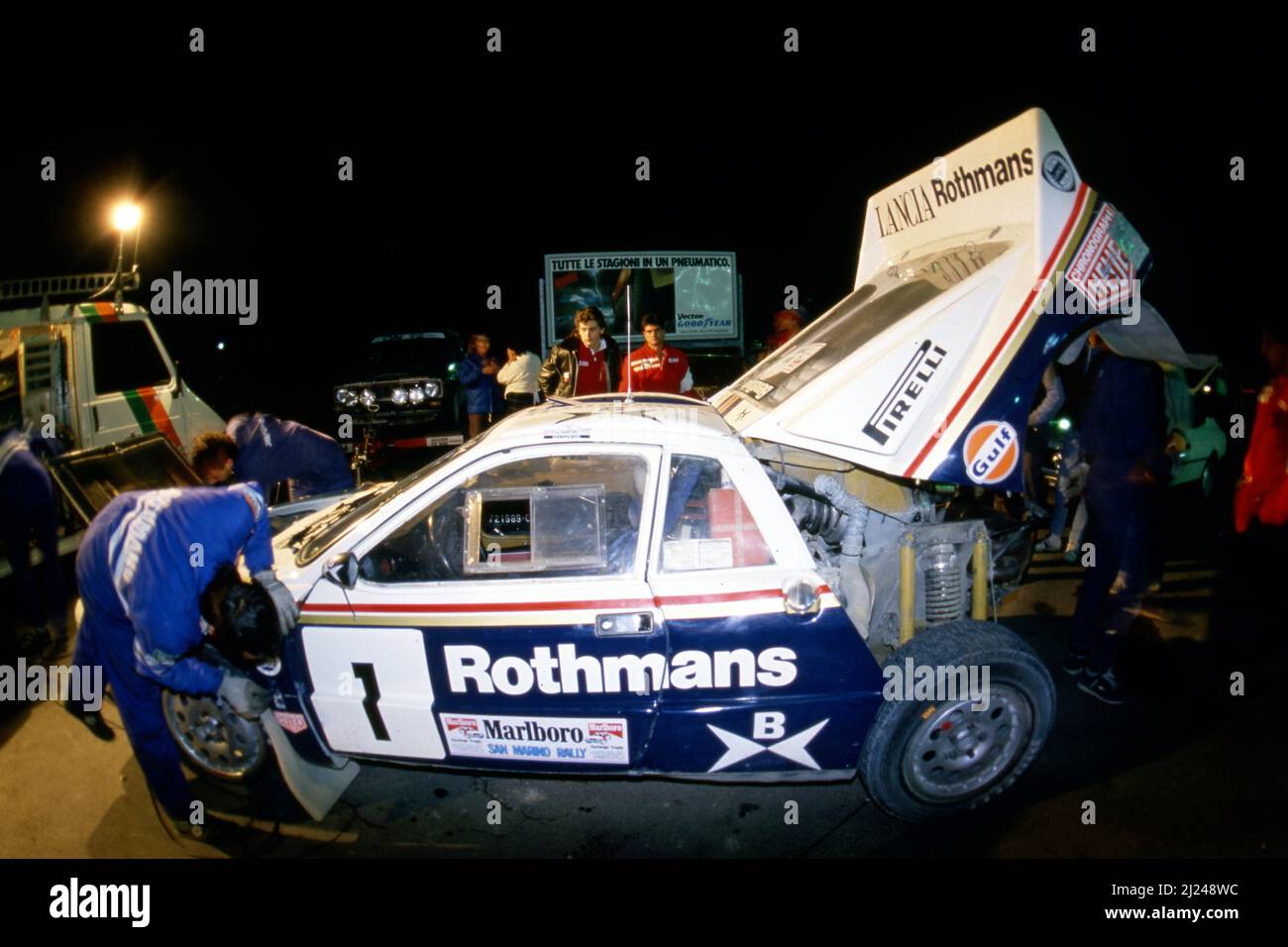 Rothmans service hi-res stock photography and images - Alamy