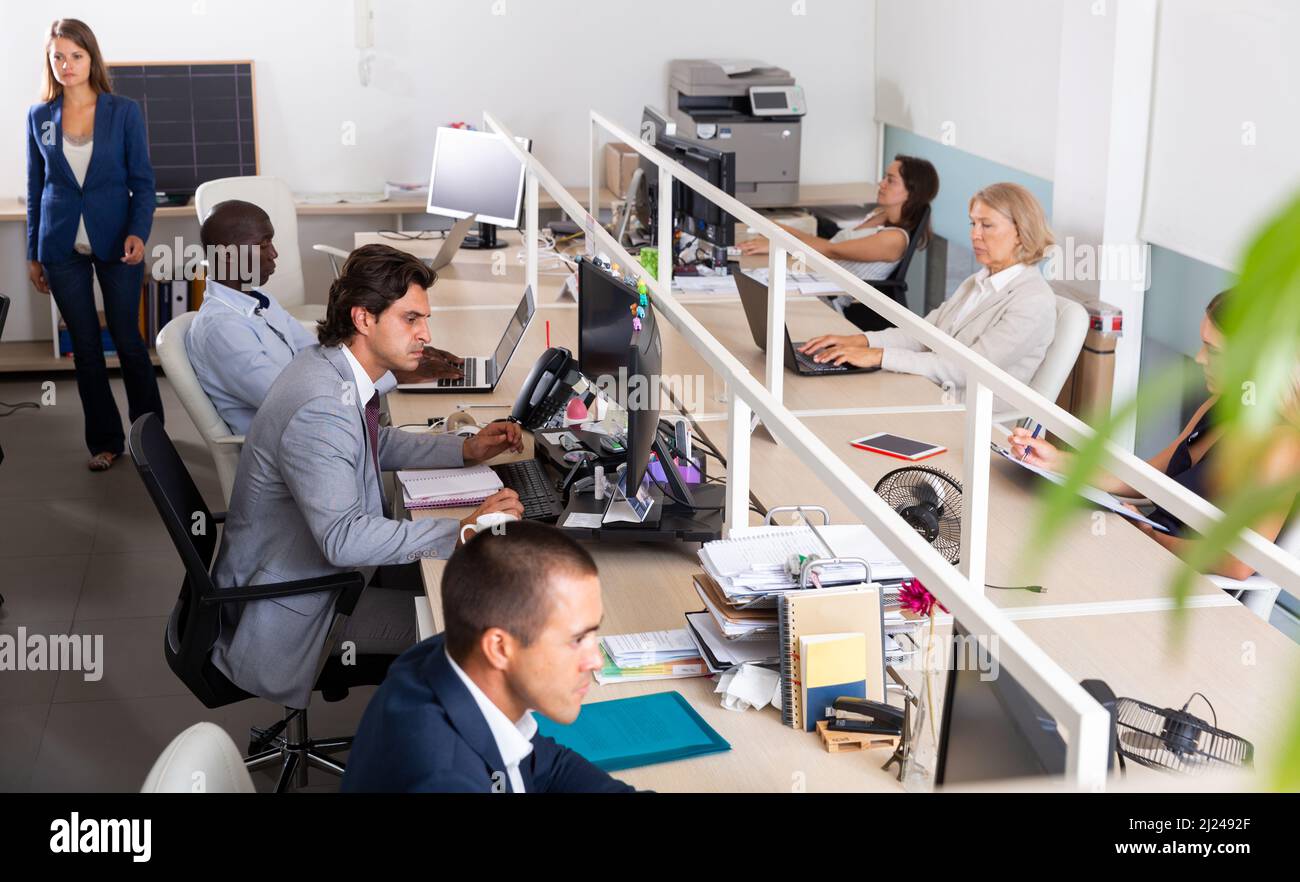 Modern co working space hi-res stock photography and images - Alamy
