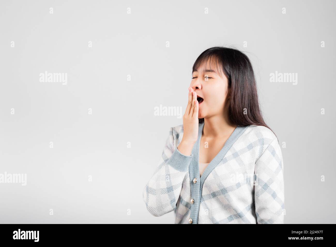 Sleepy woman closed eyes emotions tired and sleepy her yawning cover ...