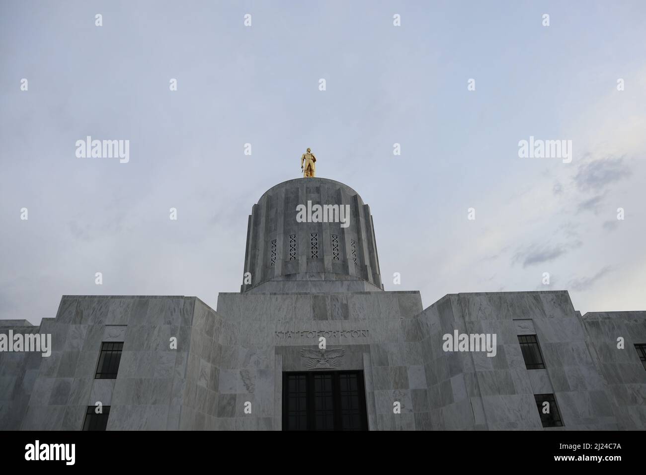 Oregon state capitol rotunda hi-res stock photography and images - Alamy