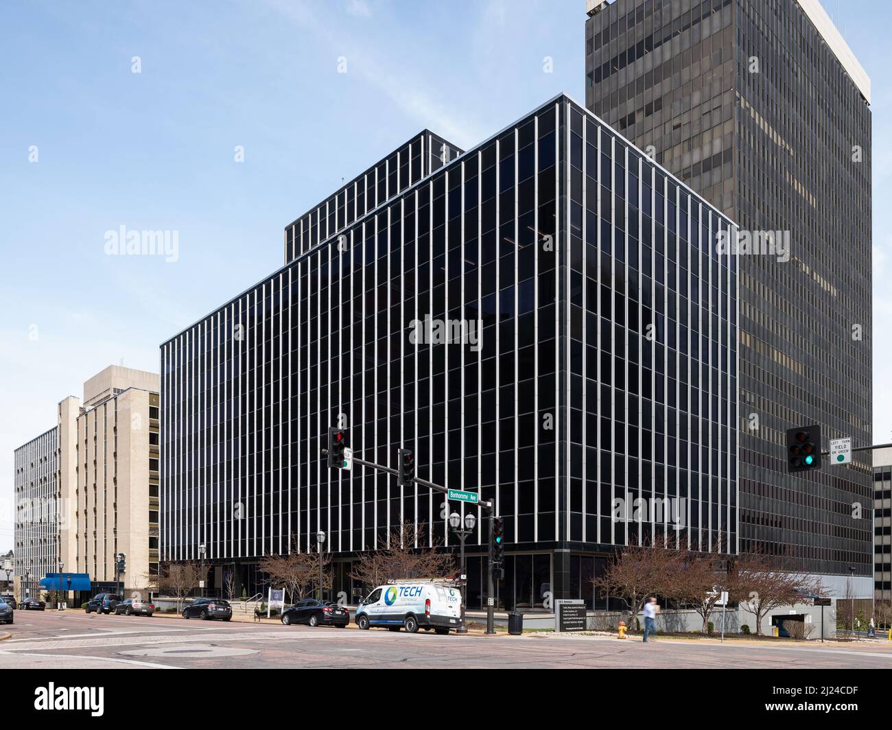 Downtown worker hi-res stock photography and images - Alamy