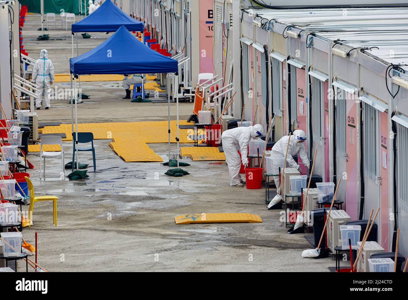 Temporary isolation center hi-res stock photography and images - Alamy