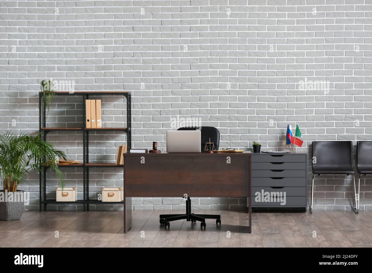 Judge office hi-res stock photography and images - Alamy