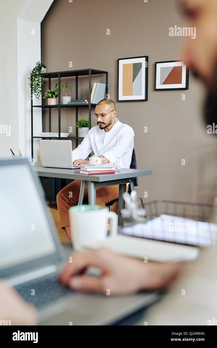 Muslim male hi-res stock photography and images - Alamy