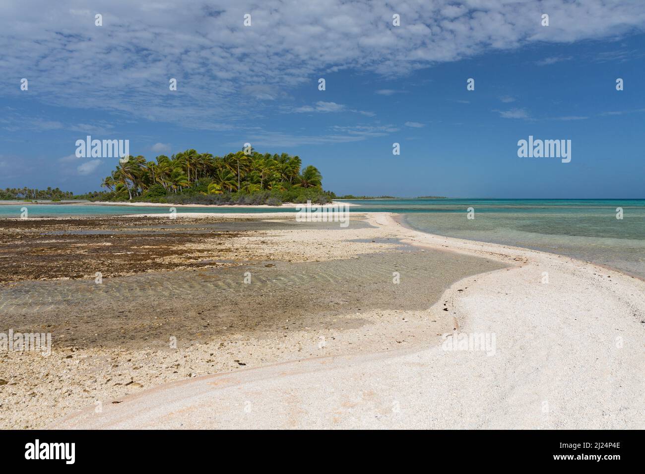 Tuamotu archipelago south pacific hi-res stock photography and images ...