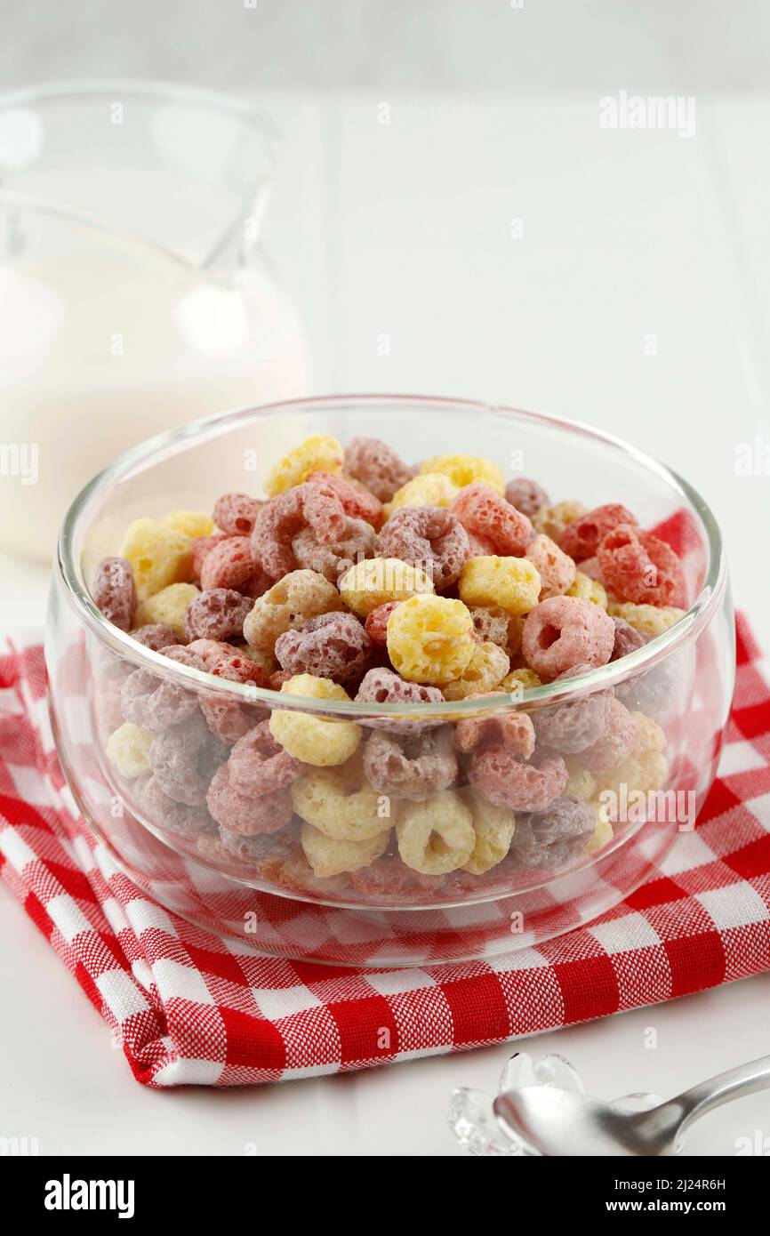 Froot loops hi-res stock photography and images - Alamy