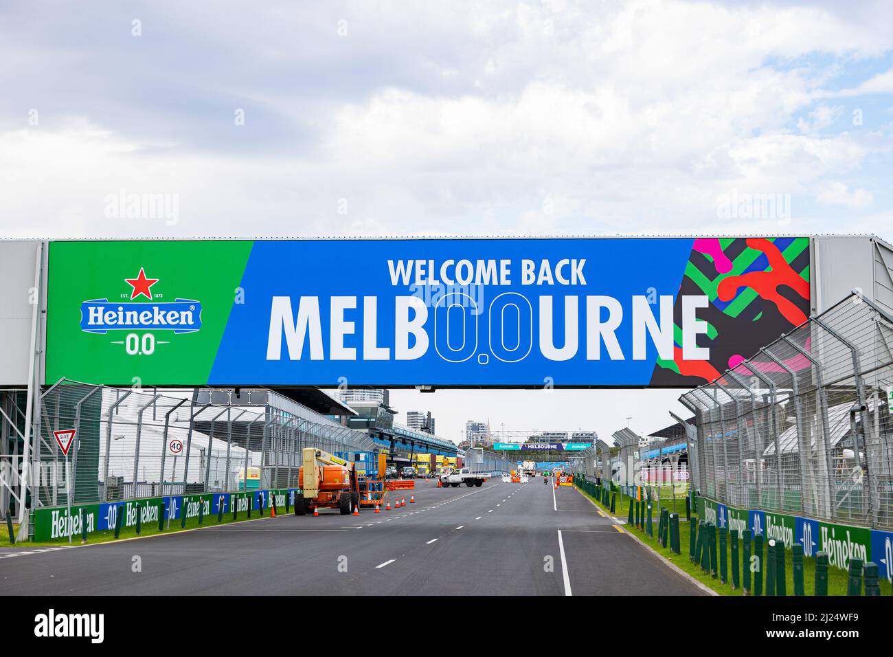 Melbourne, Australia. 28th Mar, 2022. A Welcome Back Melbourne sign is ...