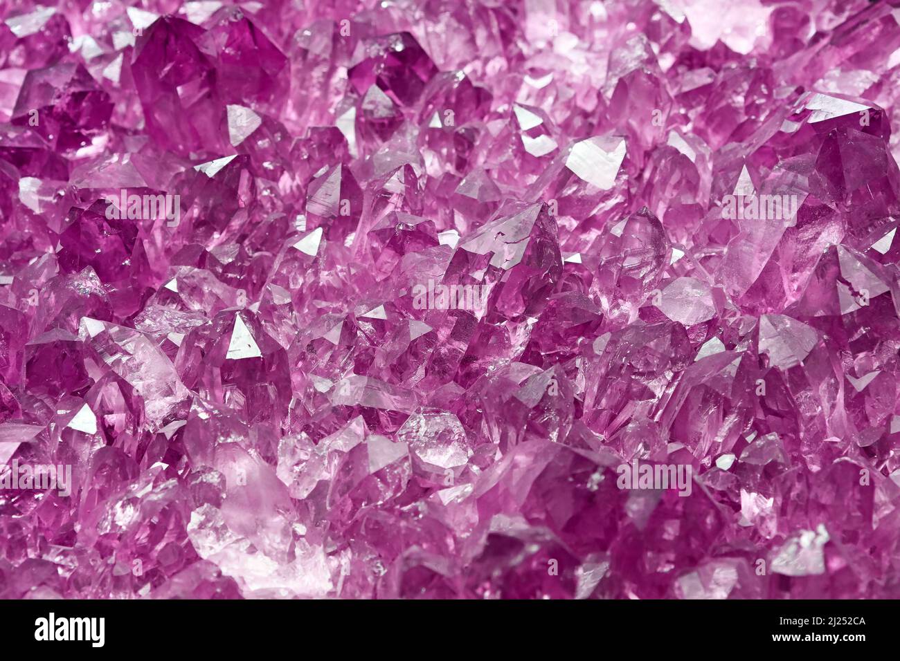 Quartz sio2 crystal structure hi-res stock photography and images - Alamy