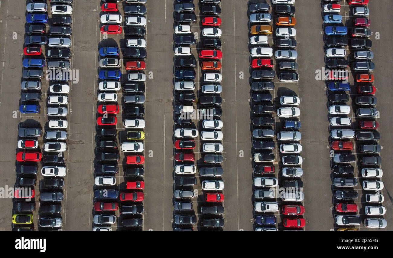 Uk car sales 2022 hi-res stock photography and images - Alamy